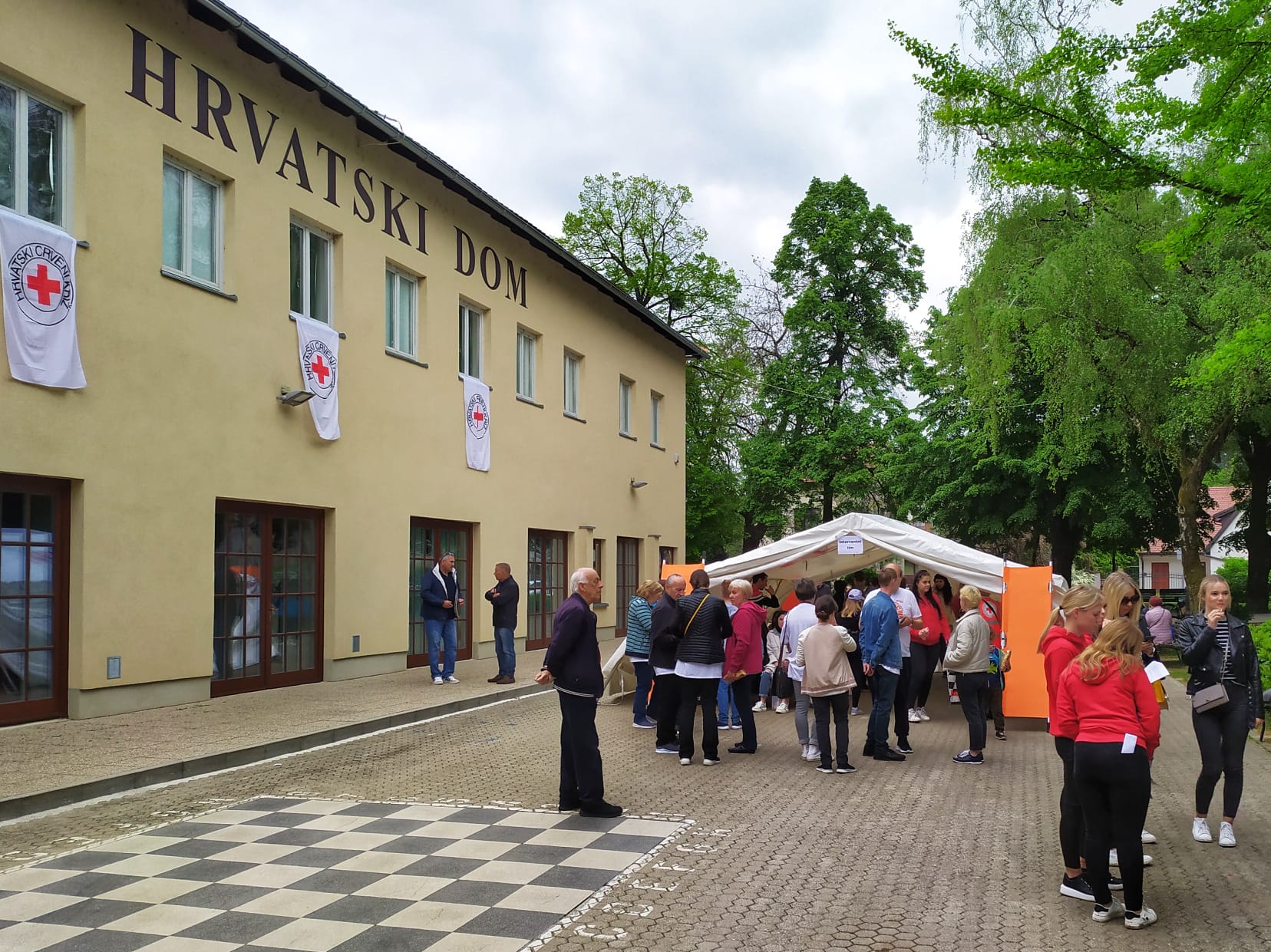 Gradsko društvo Crvenog križa Samobor danas je nizom aktivnosti na Trgu ...