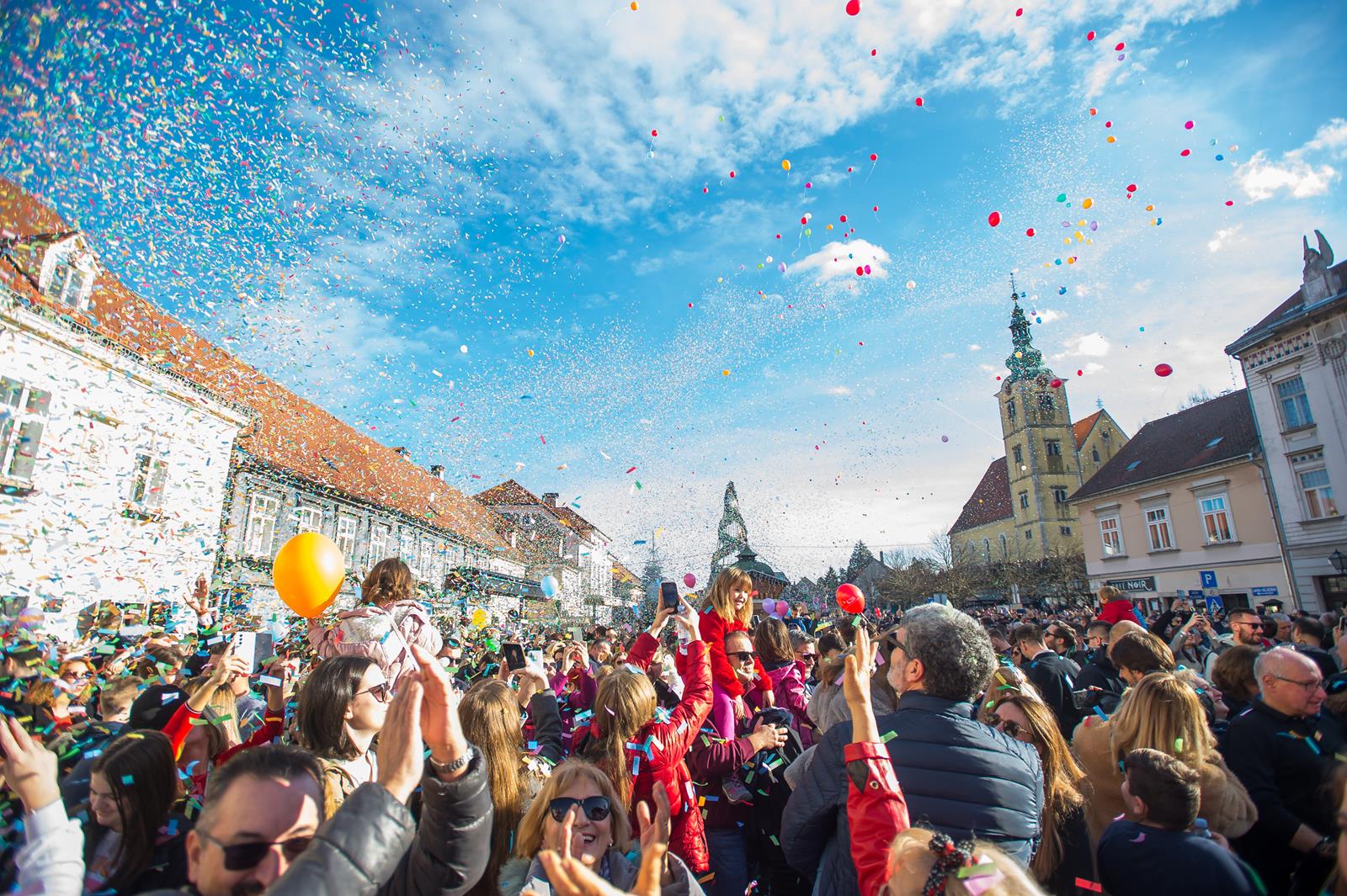 Doček u podne privukao brojne građane i posjetitelje - Samobor